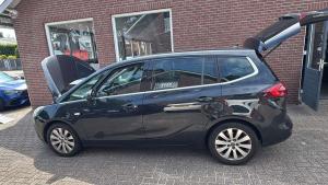 Black Opel Zafira 2014 in Vilnius, with an engine capacity of 1.60 L and mileage of 288 thousand km for 4300 €, photo 3 on AUTOMOTO.COM.LV