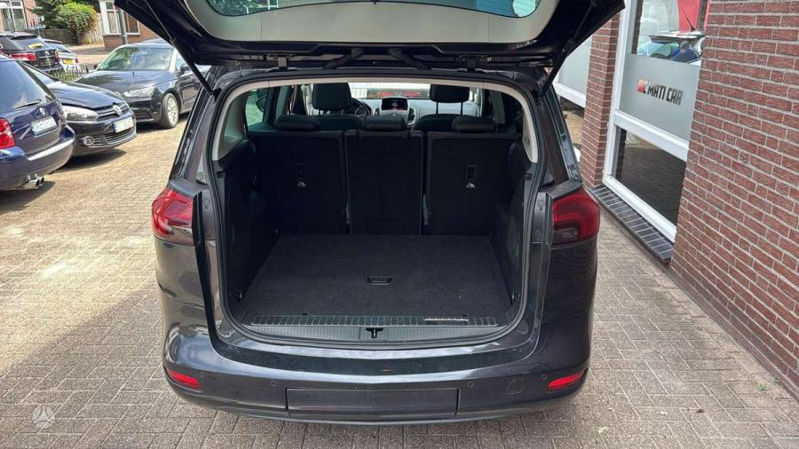 Black Opel Zafira 2014 in Vilnius, with an engine capacity of 1.60 L and mileage of 288 thousand km for 4300 €, photo 5 on AUTOMOTO.COM.LV