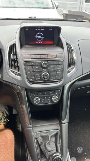 Black Opel Zafira 2014 in Vilnius, with an engine capacity of 1.60 L and mileage of 288 thousand km for 4300 €, photo 13 on AUTOMOTO.COM.LV