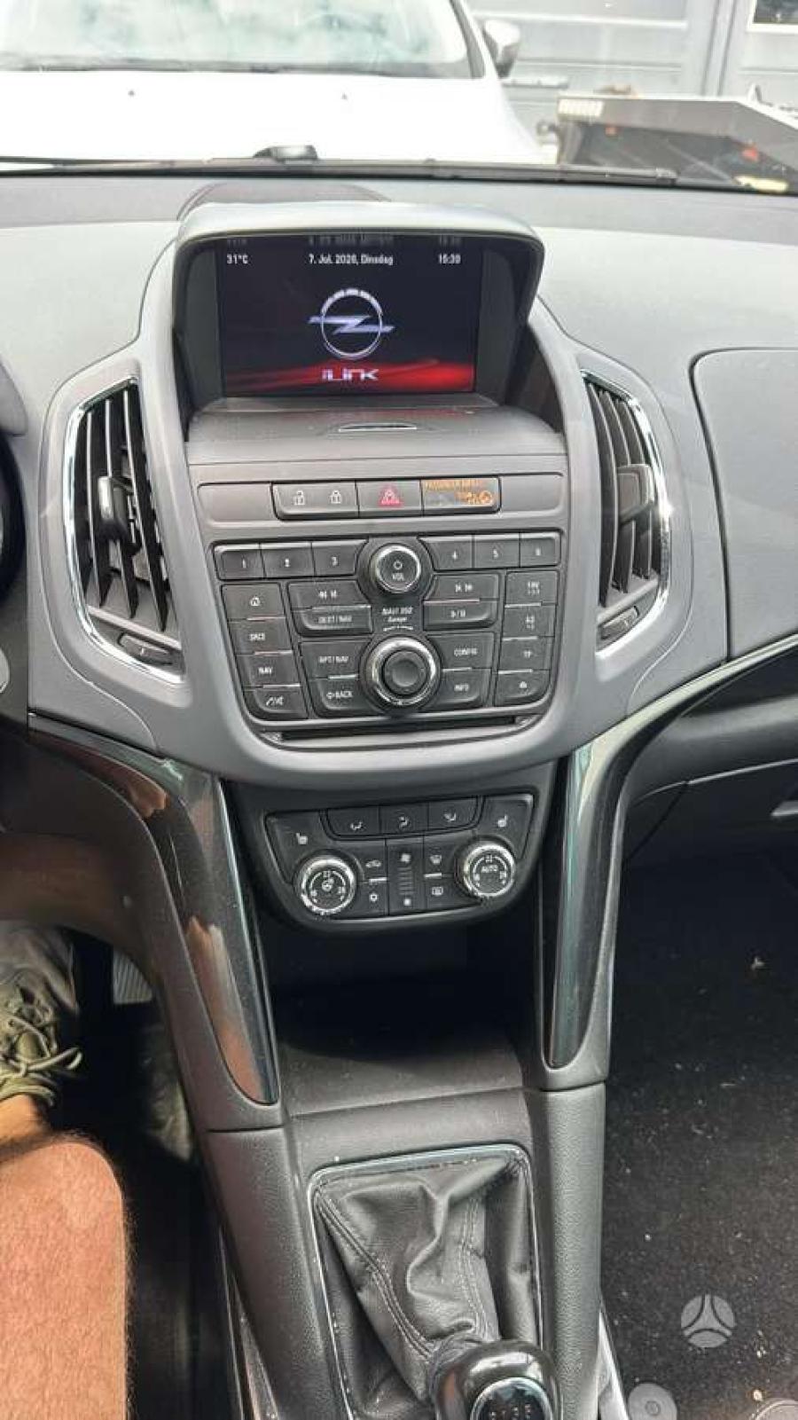 Black Opel Zafira 2014 in Vilnius, with an engine capacity of 1.60 L and mileage of 288 thousand km for 4300 €, photo 13 on AUTOMOTO.COM.LV