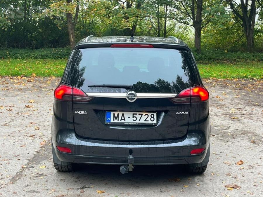 Black Opel Zafira 2014 in Riga, with an engine capacity of 1.60 L and mileage of 0 thousand km for 5199 €, photo 5 on AUTOMOTO.COM.LV