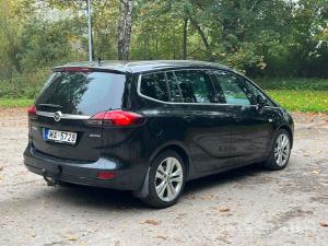 Black Opel Zafira 2014 in Riga, with an engine capacity of 1.60 L and mileage of 0 thousand km for 5199 €, photo 6 on AUTOMOTO.COM.LV