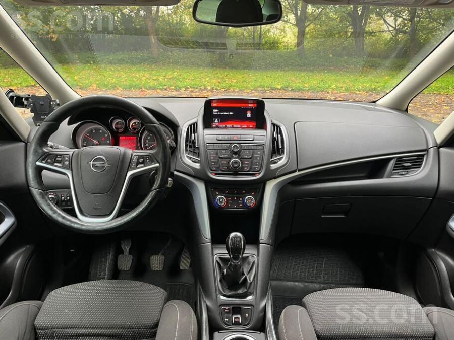 Black Opel Zafira 2014 in Riga, with an engine capacity of 1.60 L and mileage of 0 thousand km for 5199 €, photo 11 on AUTOMOTO.COM.LV