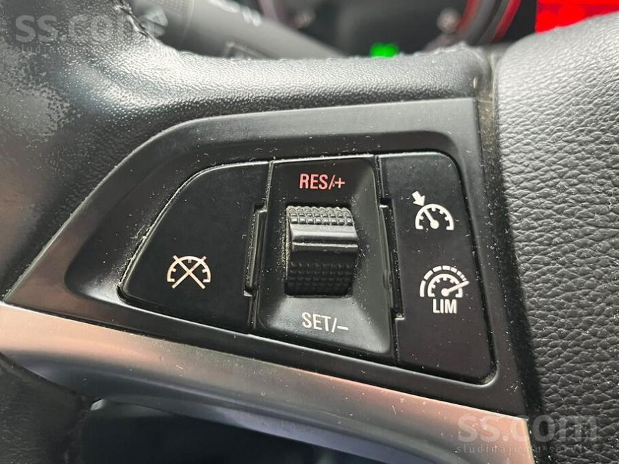 Black Opel Zafira 2014 in Riga, with an engine capacity of 1.60 L and mileage of 0 thousand km for 5199 €, photo 14 on AUTOMOTO.COM.LV