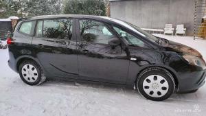Black Opel Zafira 2015 in Pasvalys, with an engine capacity of 1.60 L and mileage of 230 thousand km for 5200 €, photo 4 on AUTOMOTO.COM.LV