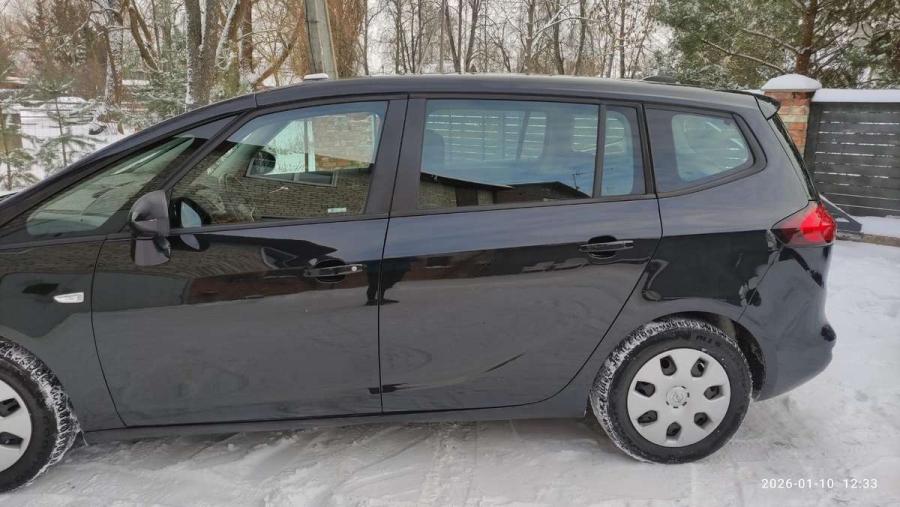 Black Opel Zafira 2015 in Pasvalys, with an engine capacity of 1.60 L and mileage of 230 thousand km for 5200 €, photo 5 on AUTOMOTO.COM.LV