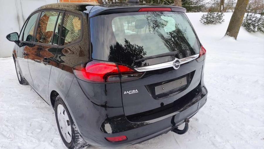 Black Opel Zafira 2015 in Pasvalys, with an engine capacity of 1.60 L and mileage of 230 thousand km for 5200 €, photo 7 on AUTOMOTO.COM.LV
