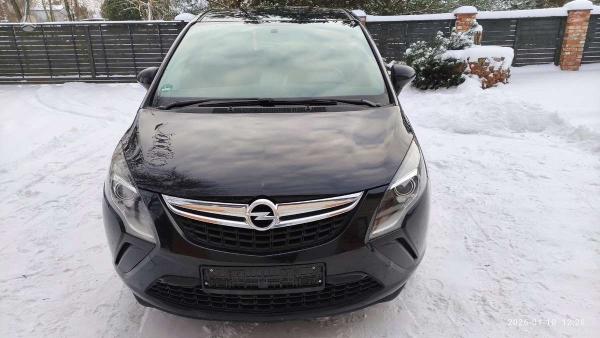 Black Opel Zafira 2015 in Pasvalys, with an engine capacity of 1.60 L and mileage of 230 thousand km for 5200 €, photo 8 on AUTOMOTO.COM.LV
