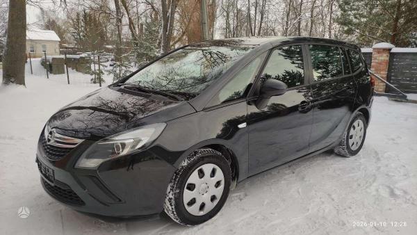 Black Opel Zafira 2015 in Pasvalys, with an engine capacity of 1.60 L and mileage of 230 thousand km for 5200 €, photo 9 on AUTOMOTO.COM.LV