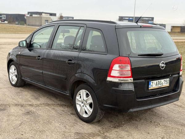Black Opel Zafira 2015 in Kaunas, with an engine capacity of 1.70 L and mileage of 131 thousand km for 3150 €, photo 8 on AUTOMOTO.COM.LV
