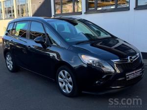 Black Opel Zafira 2015 in Ogre, with an engine capacity of 2.00 L and mileage of 217 thousand km for 6699 €, photo 4 on AUTOMOTO.COM.LV