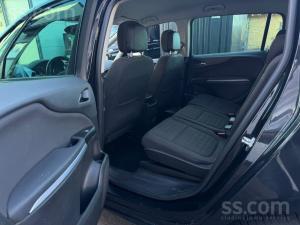 Black Opel Zafira 2015 in Ogre, with an engine capacity of 2.00 L and mileage of 217 thousand km for 6699 €, photo 12 on AUTOMOTO.COM.LV