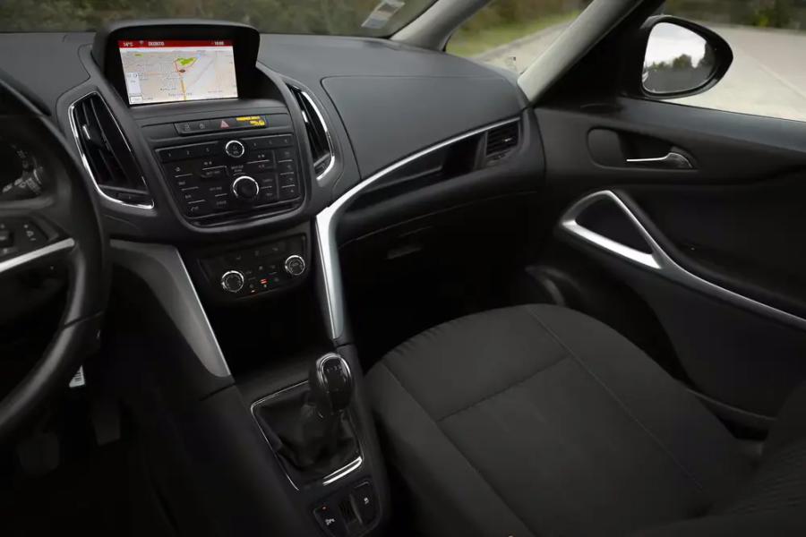 Melns Opel Zafira 2015 Jelgava, ar dzinēja tilpumu 2.00 L un nobraukumu 259 tūkst. km par 7900 €, foto 13 vietnē AUTOMOTO.COM.LV