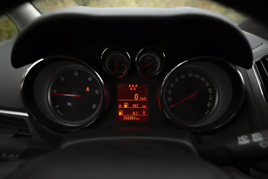 Melns Opel Zafira 2015 Jelgava, ar dzinēja tilpumu 2.00 L un nobraukumu 259 tūkst. km par 7900 €, foto 15 vietnē AUTOMOTO.COM.LV