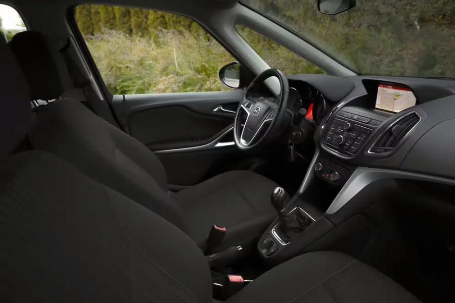 Melns Opel Zafira 2015 Jelgava, ar dzinēja tilpumu 2.00 L un nobraukumu 259 tūkst. km par 7900 €, foto 17 vietnē AUTOMOTO.COM.LV