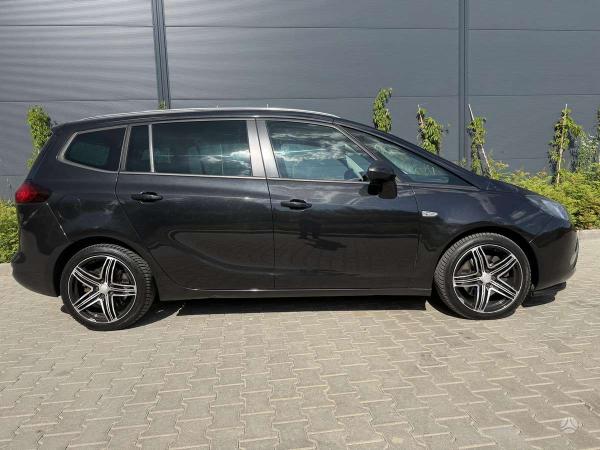 Melns Opel Zafira 2015 Viļņa, ar dzinēja tilpumu 2.00 L un nobraukumu 167 tūkst. km par 6900 €, foto 7 vietnē AUTOMOTO.COM.LV