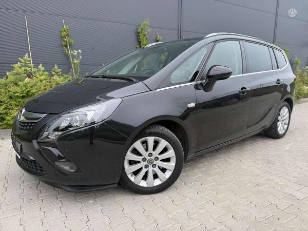 Black Opel Zafira 2015 in Vilnius, with an engine capacity of 2.00 L and mileage of 190 thousand km for 6500 €, photo 1 on AUTOMOTO.COM.LV