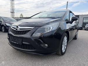 Black Opel Zafira 2015 in Kaunas, with an engine capacity of 1.96 L and mileage of 226 thousand km for 6999 €, photo 3 on AUTOMOTO.COM.LV