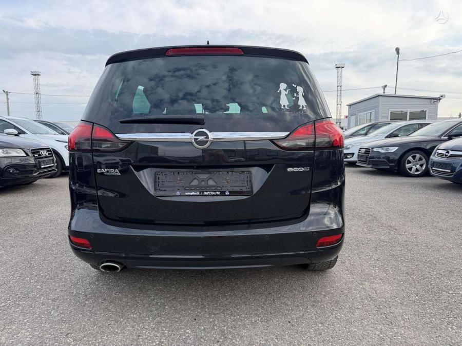 Black Opel Zafira 2015 in Kaunas, with an engine capacity of 1.96 L and mileage of 226 thousand km for 6999 €, photo 7 on AUTOMOTO.COM.LV