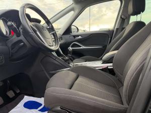 Black Opel Zafira 2015 in Kaunas, with an engine capacity of 1.96 L and mileage of 226 thousand km for 6999 €, photo 9 on AUTOMOTO.COM.LV