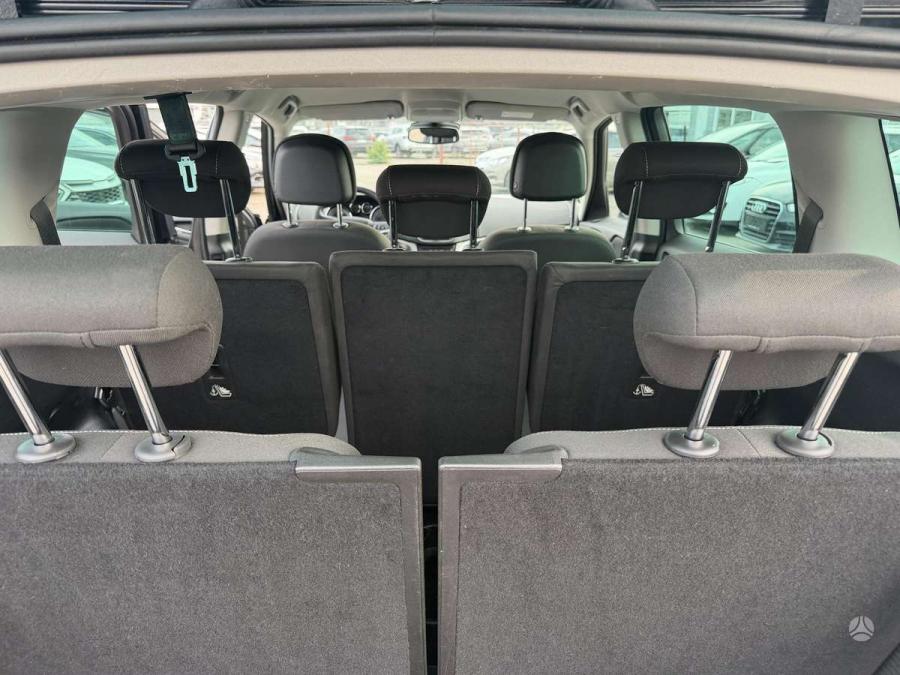 Black Opel Zafira 2015 in Kaunas, with an engine capacity of 1.96 L and mileage of 226 thousand km for 6999 €, photo 13 on AUTOMOTO.COM.LV