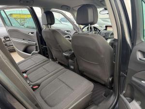 Black Opel Zafira 2015 in Kaunas, with an engine capacity of 1.96 L and mileage of 226 thousand km for 6999 €, photo 15 on AUTOMOTO.COM.LV