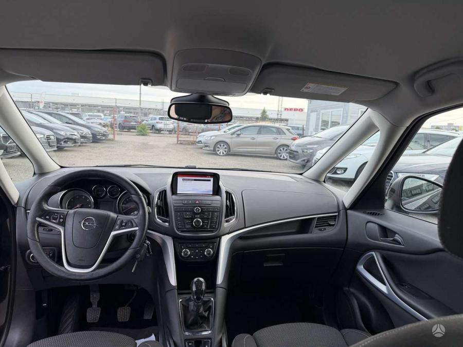 Black Opel Zafira 2015 in Kaunas, with an engine capacity of 1.96 L and mileage of 226 thousand km for 6999 €, photo 17 on AUTOMOTO.COM.LV