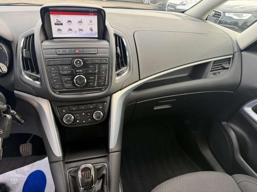 Black Opel Zafira 2015 in Kaunas, with an engine capacity of 1.96 L and mileage of 226 thousand km for 6999 €, photo 18 on AUTOMOTO.COM.LV