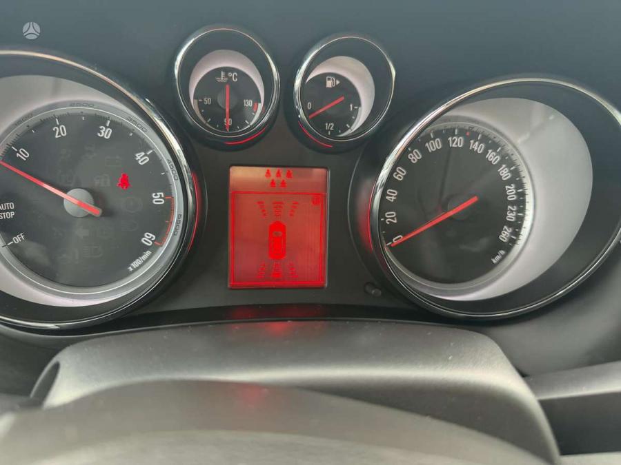 Black Opel Zafira 2015 in Kaunas, with an engine capacity of 1.96 L and mileage of 226 thousand km for 6999 €, photo 20 on AUTOMOTO.COM.LV