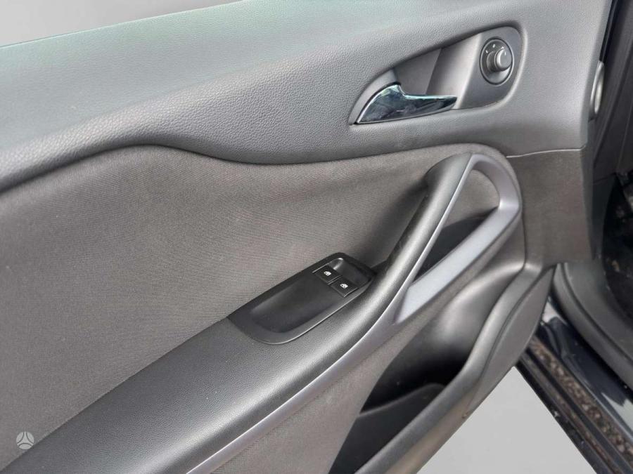 Melns Opel Zafira 2015 Kauņa, ar dzinēja tilpumu 1.60 L un nobraukumu 288 tūkst. km par 6890 €, foto 12 vietnē AUTOMOTO.COM.LV
