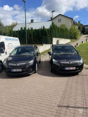Black Opel Zafira 2015 in Alytus, with an engine capacity of 1.60 L and mileage of 221 thousand km for 4450 €, photo 3 on AUTOMOTO.COM.LV