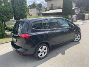 Black Opel Zafira 2015 in Alytus, with an engine capacity of 1.60 L and mileage of 221 thousand km for 4450 €, photo 7 on AUTOMOTO.COM.LV