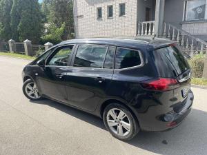 Black Opel Zafira 2015 in Alytus, with an engine capacity of 1.60 L and mileage of 221 thousand km for 4450 €, photo 9 on AUTOMOTO.COM.LV