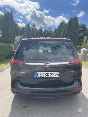 Black Opel Zafira 2015 in Alytus, with an engine capacity of 1.60 L and mileage of 221 thousand km for 4450 €, photo 12 on AUTOMOTO.COM.LV