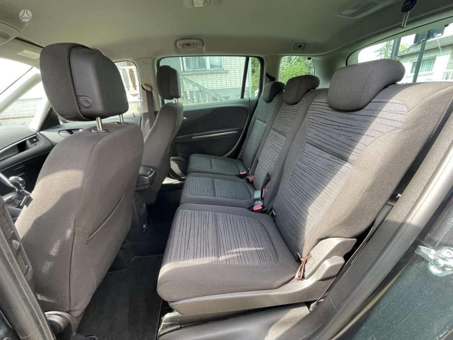 Black Opel Zafira 2015 in Alytus, with an engine capacity of 1.60 L and mileage of 221 thousand km for 4450 €, photo 19 on AUTOMOTO.COM.LV