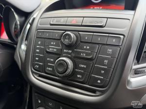 Black Opel Zafira 2015 in Vilnius, with an engine capacity of 2.00 L and mileage of 160 thousand km for 6666 €, photo 12 on AUTOMOTO.COM.LV