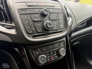 Black Opel Zafira 2015 in Vilnius, with an engine capacity of 2.00 L and mileage of 160 thousand km for 6666 €, photo 17 on AUTOMOTO.COM.LV