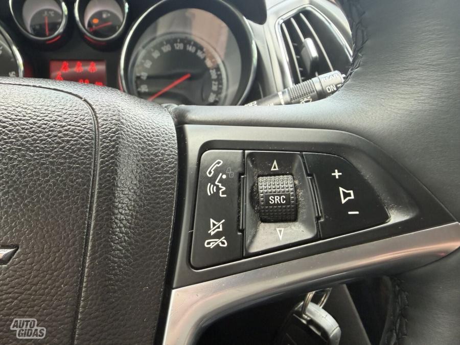 Black Opel Zafira 2015 in Vilnius, with an engine capacity of 2.00 L and mileage of 160 thousand km for 6666 €, photo 19 on AUTOMOTO.COM.LV