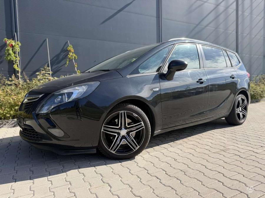 Melns Opel Zafira 2015 Viļņa, ar dzinēja tilpumu 2.00 L un nobraukumu 160 tūkst. km par 6666 €, foto 4 vietnē AUTOMOTO.COM.LV
