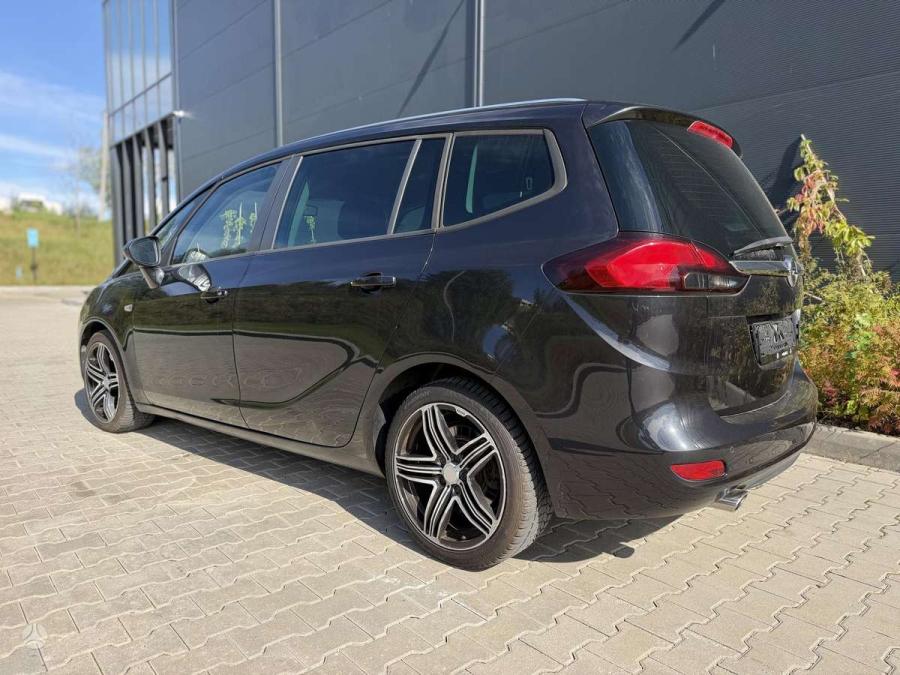 Melns Opel Zafira 2015 Viļņa, ar dzinēja tilpumu 2.00 L un nobraukumu 160 tūkst. km par 6666 €, foto 8 vietnē AUTOMOTO.COM.LV