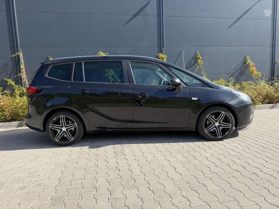 Melns Opel Zafira 2015 Viļņa, ar dzinēja tilpumu 2.00 L un nobraukumu 160 tūkst. km par 6666 €, foto 12 vietnē AUTOMOTO.COM.LV