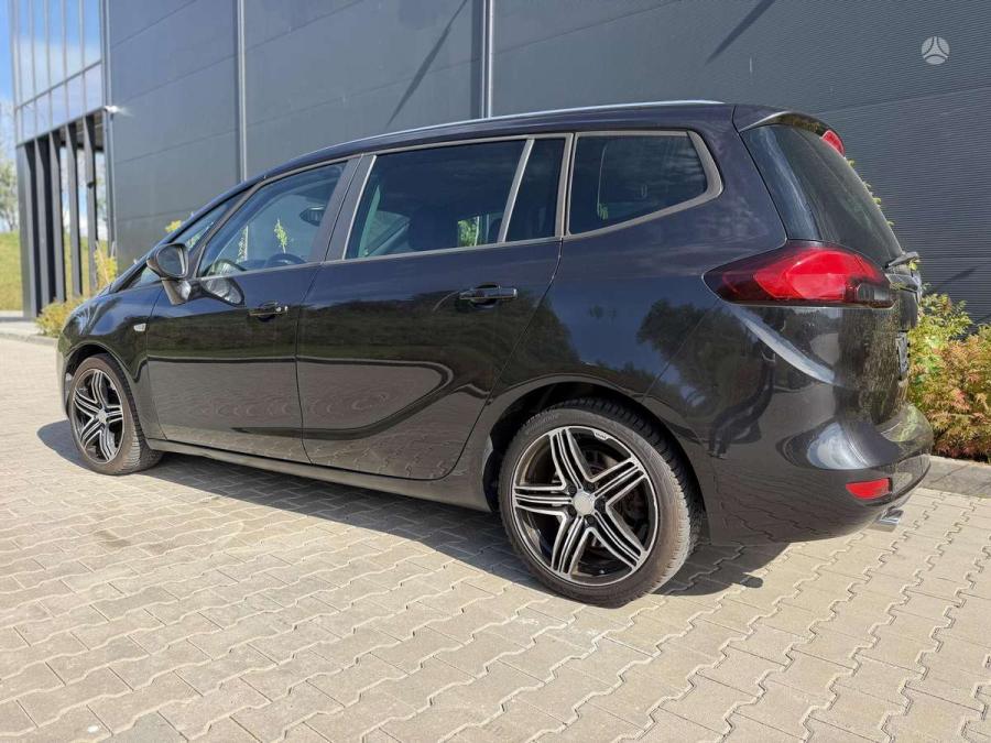 Melns Opel Zafira 2015 Viļņa, ar dzinēja tilpumu 2.00 L un nobraukumu 160 tūkst. km par 6666 €, foto 18 vietnē AUTOMOTO.COM.LV
