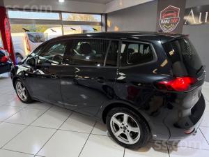 Melns Opel Zafira 2015 Ogre, ar dzinēja tilpumu 2.00 L un nobraukumu 217 tūkst. km par 6690 €, foto 4 vietnē AUTOMOTO.COM.LV