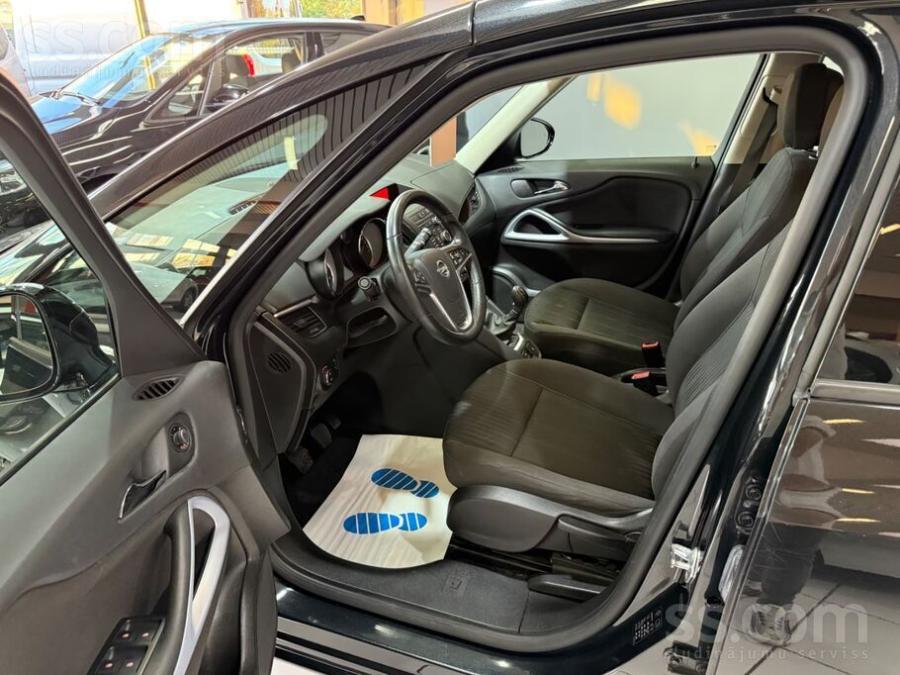 Melns Opel Zafira 2015 Ogre, ar dzinēja tilpumu 2.00 L un nobraukumu 217 tūkst. km par 6690 €, foto 8 vietnē AUTOMOTO.COM.LV