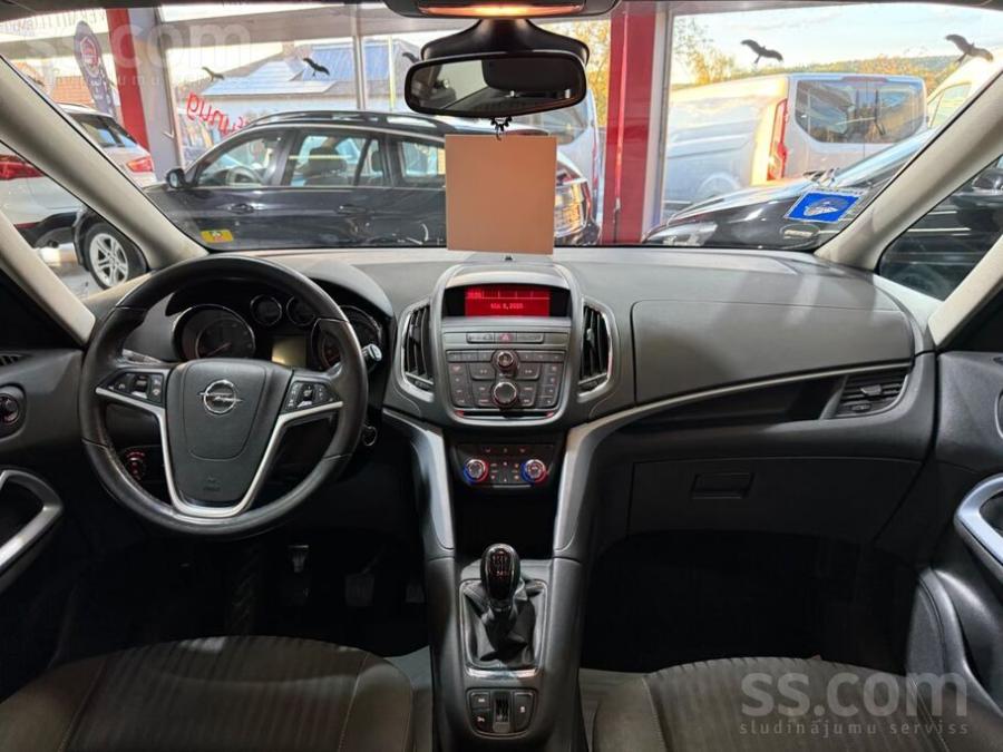 Melns Opel Zafira 2015 Ogre, ar dzinēja tilpumu 2.00 L un nobraukumu 217 tūkst. km par 6690 €, foto 13 vietnē AUTOMOTO.COM.LV