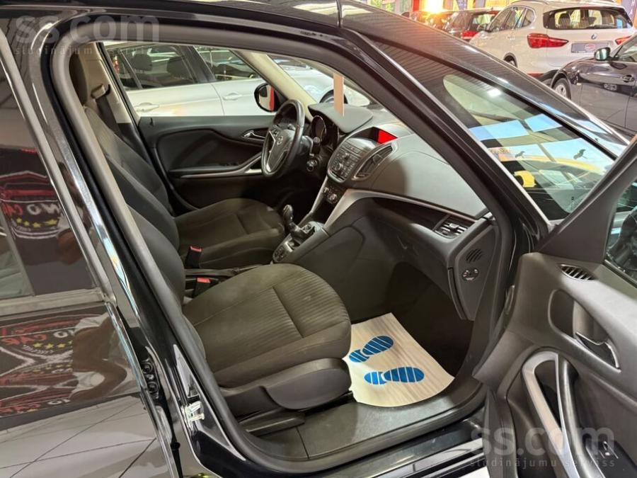 Melns Opel Zafira 2015 Ogre, ar dzinēja tilpumu 2.00 L un nobraukumu 217 tūkst. km par 6690 €, foto 14 vietnē AUTOMOTO.COM.LV