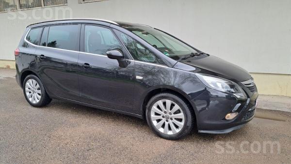 Black Opel Zafira 2016 in Ogre, with an engine capacity of 1.40 L and mileage of 103 thousand km for 8650 €, photo 5 on AUTOMOTO.COM.LV