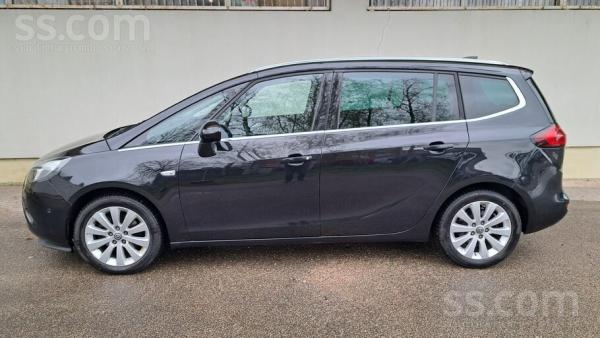Black Opel Zafira 2016 in Ogre, with an engine capacity of 1.40 L and mileage of 103 thousand km for 8650 €, photo 7 on AUTOMOTO.COM.LV