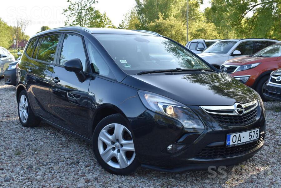 Black Opel Zafira 2016 in Kuldiga, with an engine capacity of 1.60 L and mileage of 0 thousand km for 7550 €, photo 4 on AUTOMOTO.COM.LV