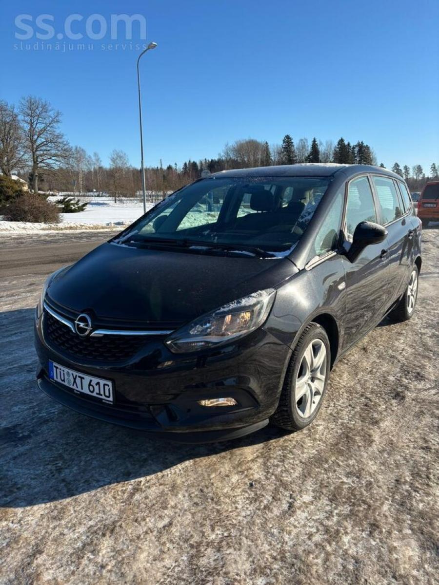 Black Opel Zafira 2016 in Cesis, with an engine capacity of 1.60 L and mileage of 195 thousand km for 8000 €, photo 1 on AUTOMOTO.COM.LV